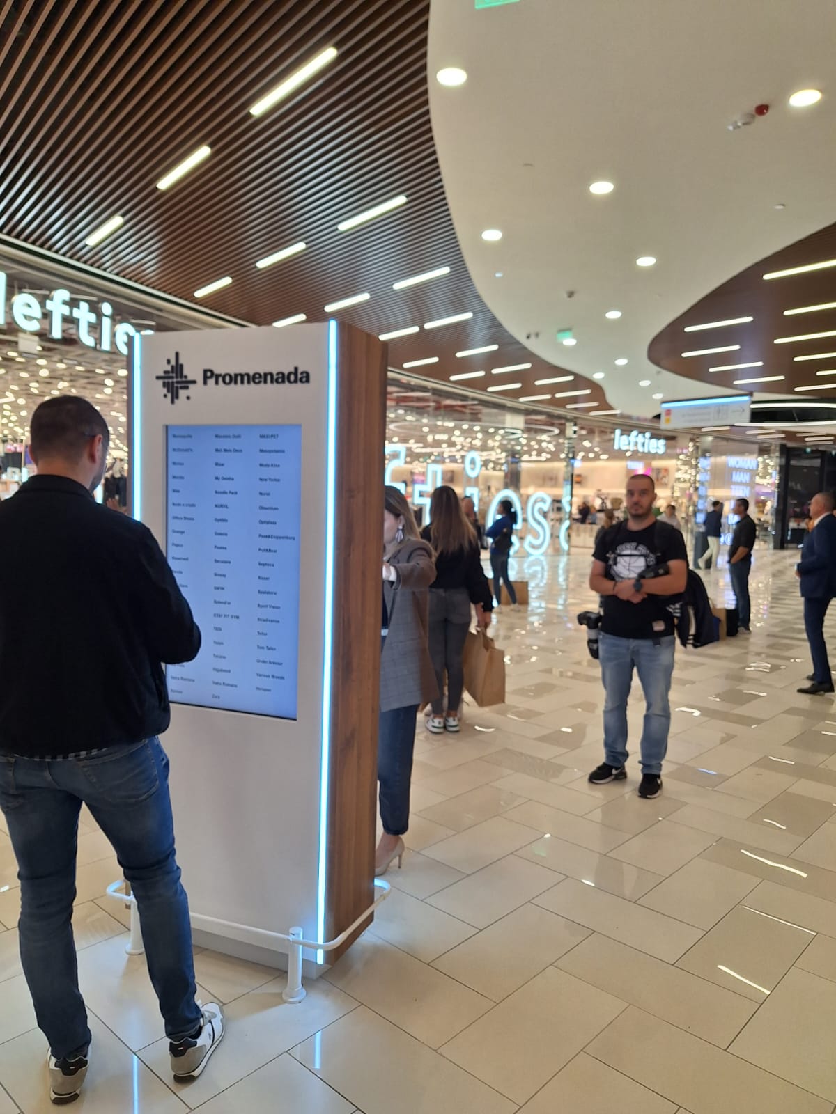[FOTO] Oficial! S-a deschis Promenada Craiova. Cum arată cel mai nou ...